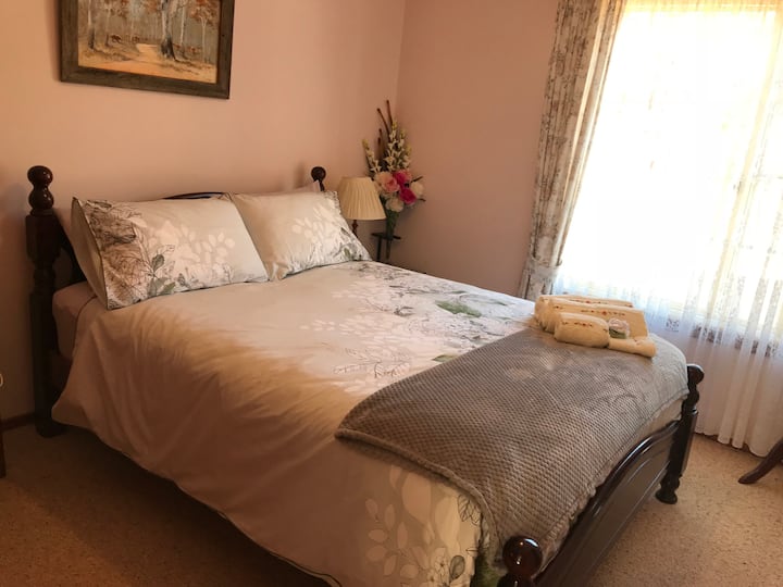 A Touch Of Country. Entire Guest Suite. - Dubbo