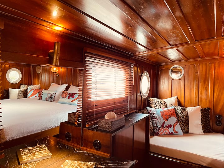 Water Side Stay In Art Deco Cabin - Gent