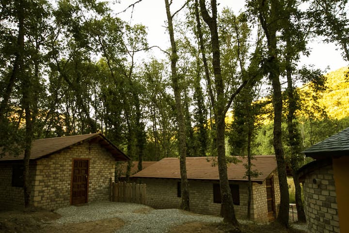 Bungalow-valle Do Seo, En El Bierzo(león) 28-36 M2 - Balboa
