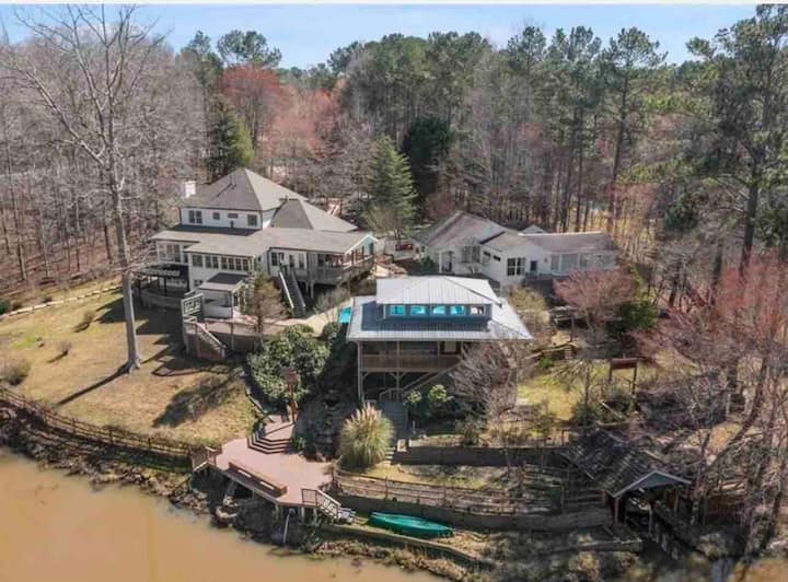 Château Resort On Lake W/saltwater Pool + Hottub - Acworth