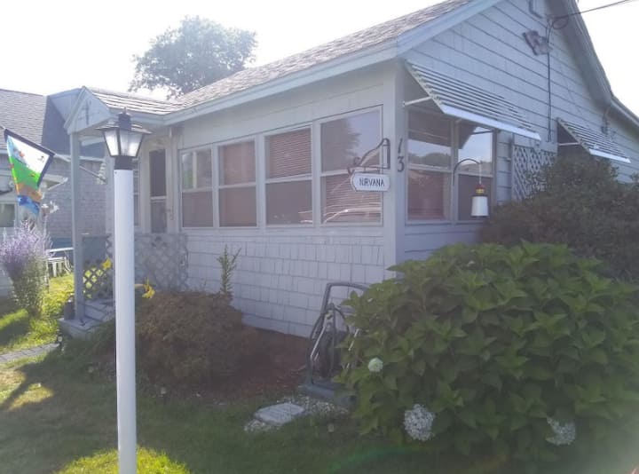 Quaint York Beach Cottage A Short Walk To Beach. - Long Sands Beach, ME