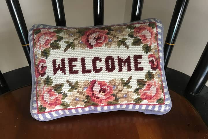 Trad'l Decor, 1br, 1ba, No Steps Yrhomeawayfrhome - Monroeville, PA