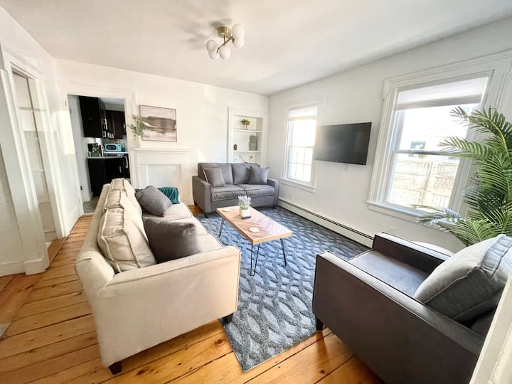 King Beds-historical 1st Fl 3br 4 Beds @ Bowdoin - Brunswick, ME