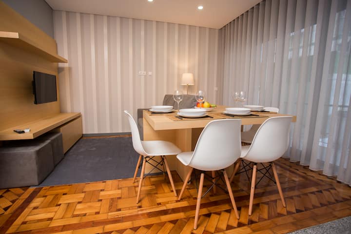 Sidewalk Flats- Chapita - Oporto