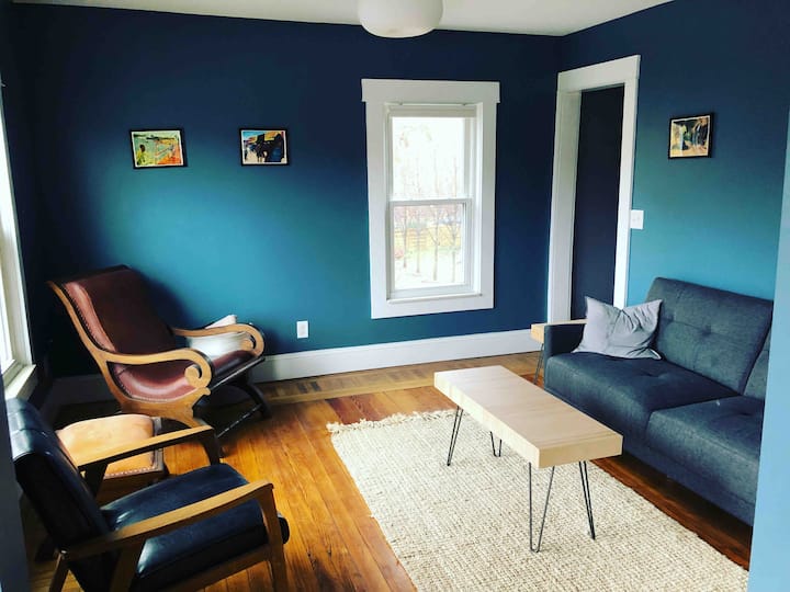 Chic 2br Retreat: Downtown Det, Close To It All! - Detroit