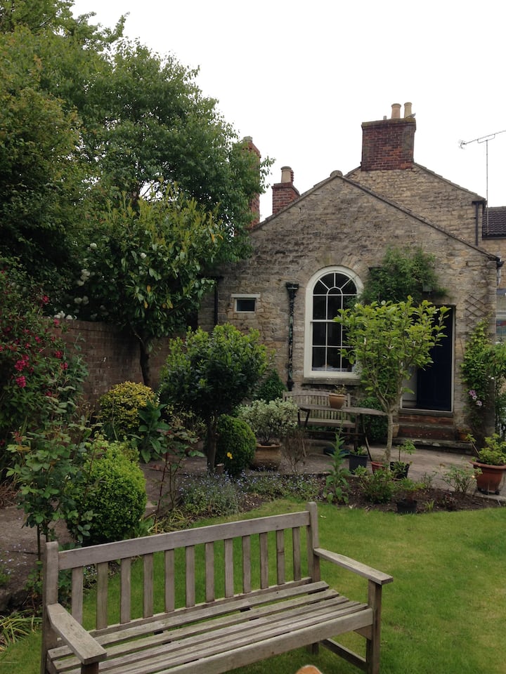 Self Contained Apartment On The Cotswold Way - Wiltshire