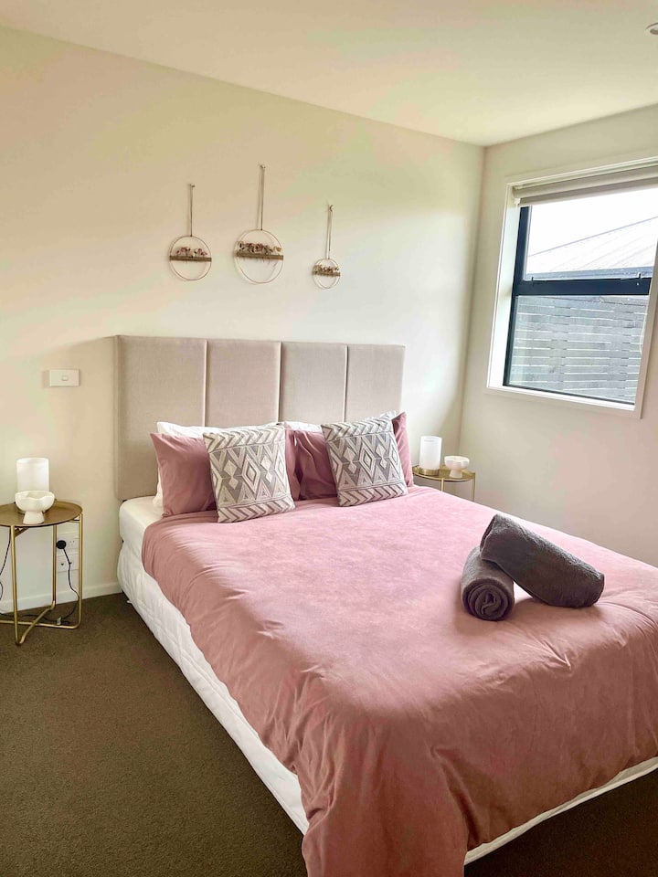 Apartment With Alpine Views - 퀸스타운