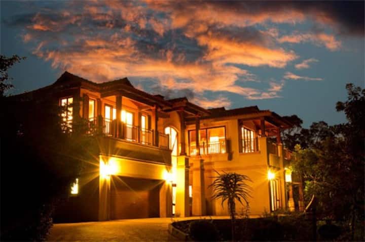 Beautiful, Upmarket, Coastal Villa - Dolphin Coast