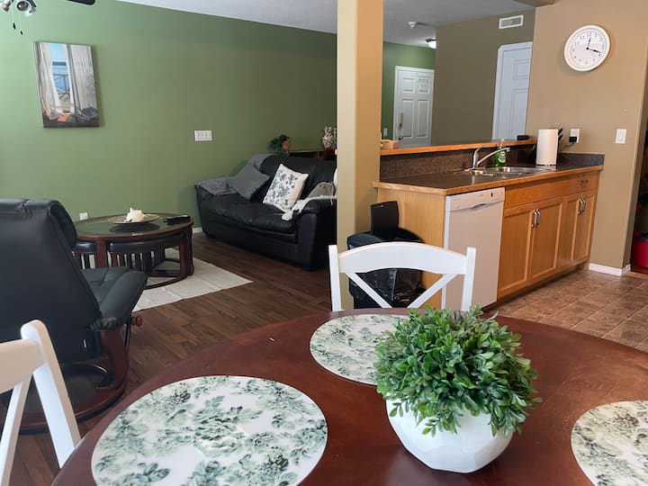 Every Thing You Need/fast Wi-fi/good Location - Fox Creek