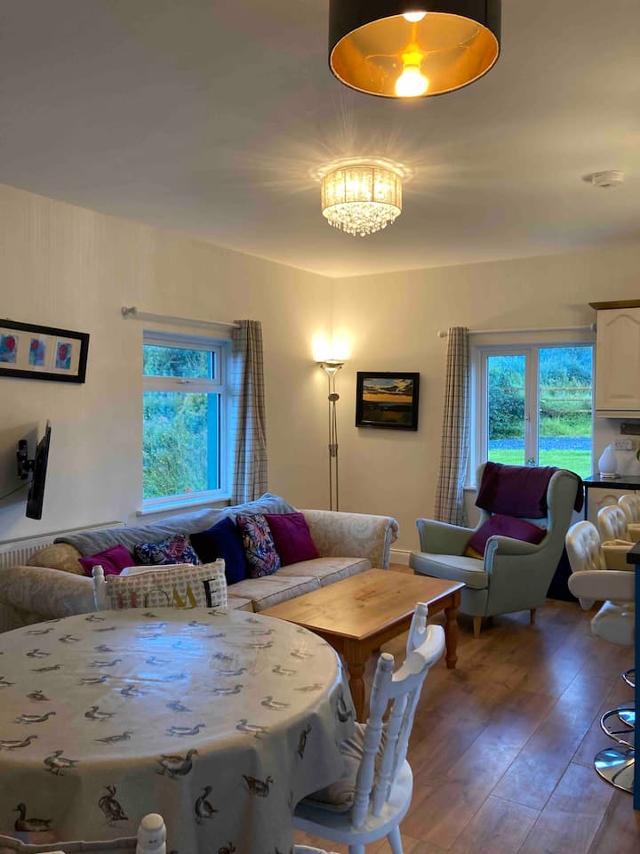 Beautiful 3 Bedroom Cottage - Cavan
