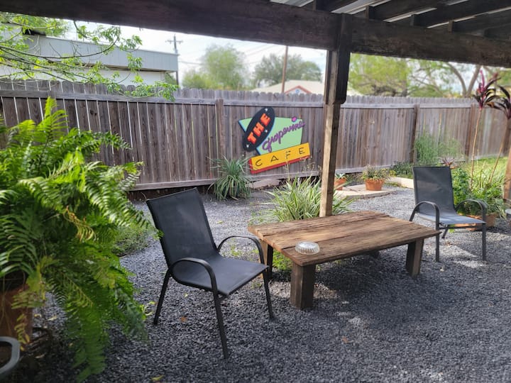 Artist Studio With Nice Private Porch Upgraded - Harlingen, TX