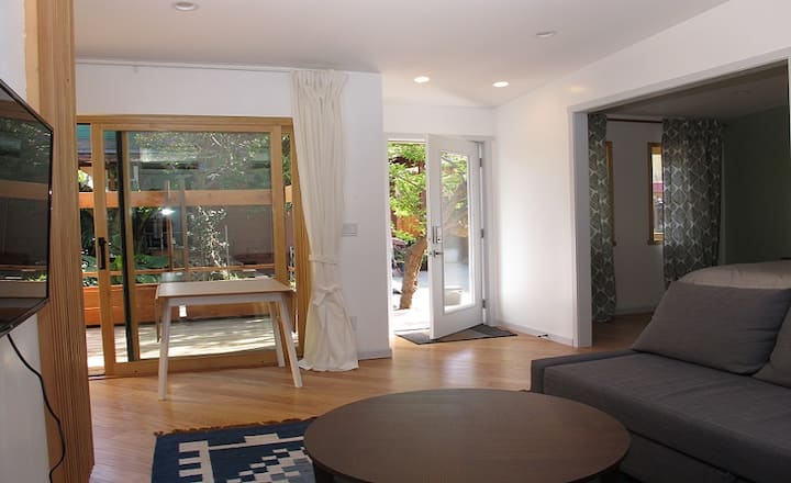 Garden Casita With Private Patio - Oakland, CA