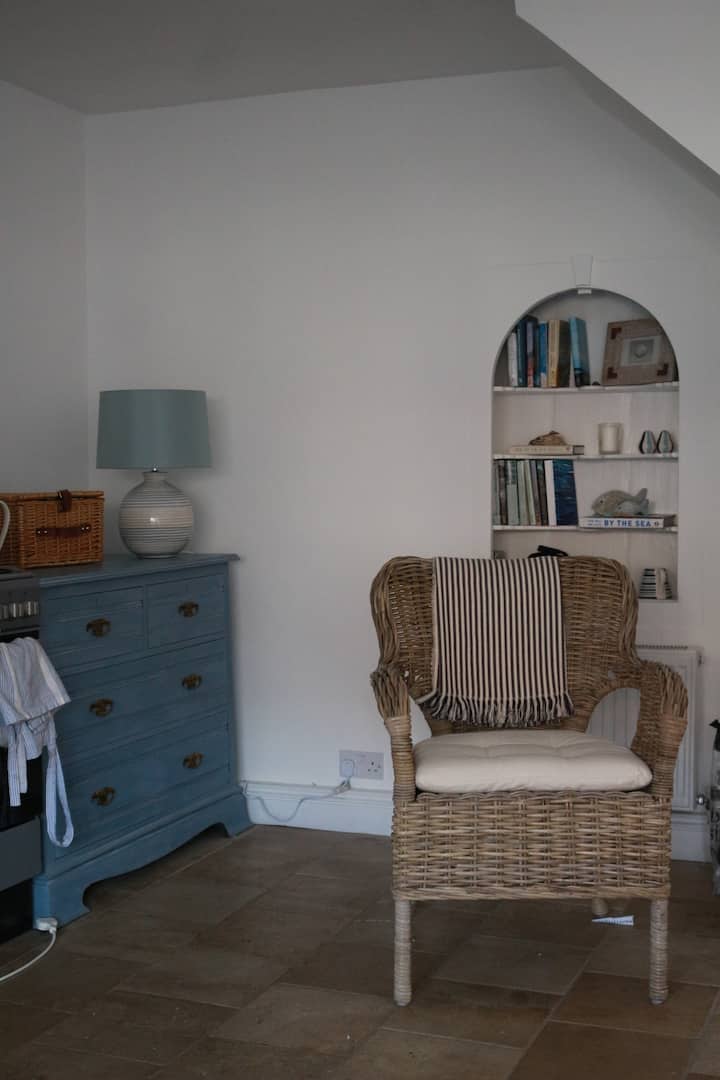 Characterful Seaside Cottage By The Quay - Wells-next-the-Sea