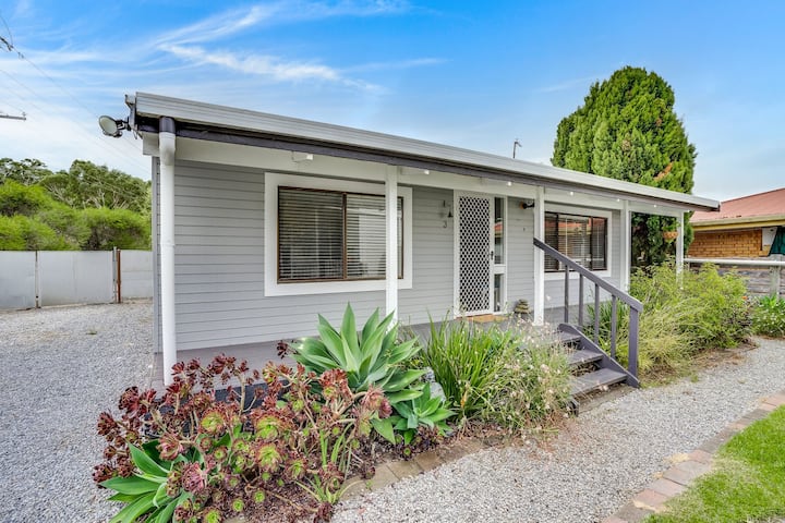 Charming Cottage W/ Country View - Yankalilla