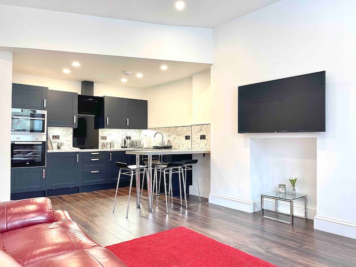Luxury 3 Bedroom Apartment In Centre Of Edinburgh -