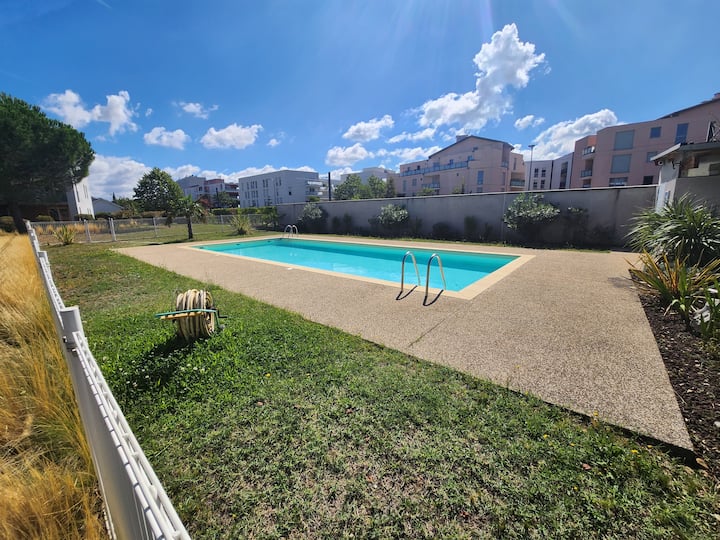 Superbe T2  Piscine Box-meyzieu Gare/stade/eurexpo - Meyzieu