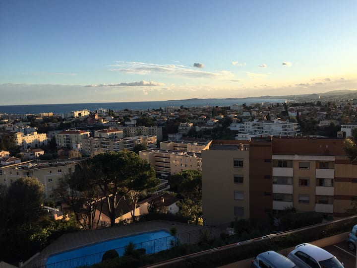 Vue Maqnifigue Avec Piscine Et Scandinave Design - Cagnes-sur-Mer