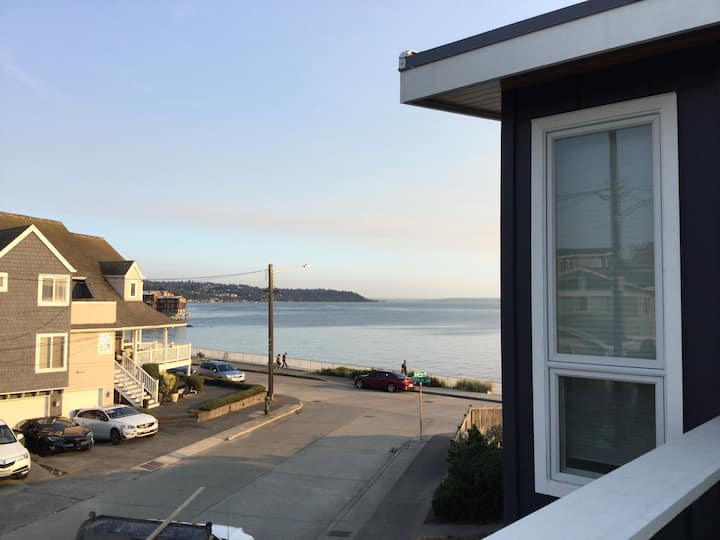 The Barnacle Loft At Alki Beach - Seattle, WA