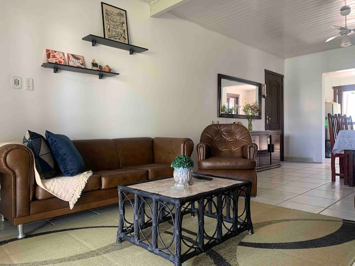 Casa Ampla Melhor Localização De Xangri-la. - Capão da Canoa