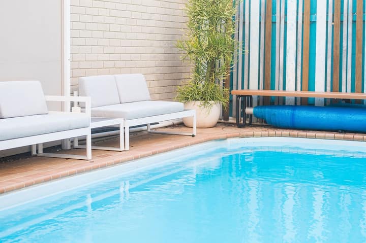 Newcastle: 5 Bed Home. Minutes To Beach & Cafes - Newcastle