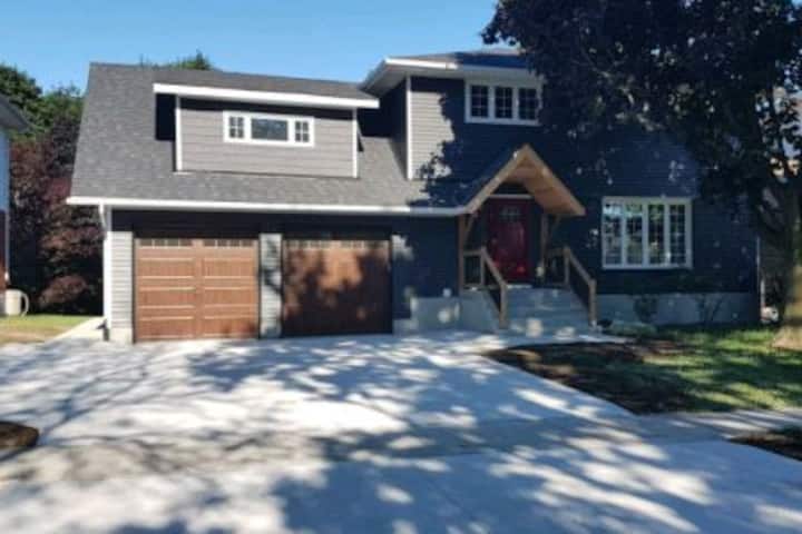 Beautifully Renovated, Private, Lower Suite. - Kingston