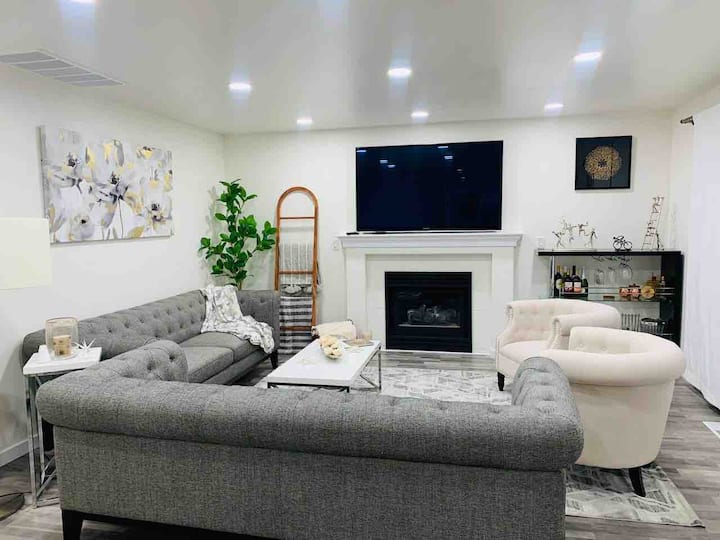 Cheerfull 4 Bedroom In Lynnwood (Entire House) - Lynnwood, WA