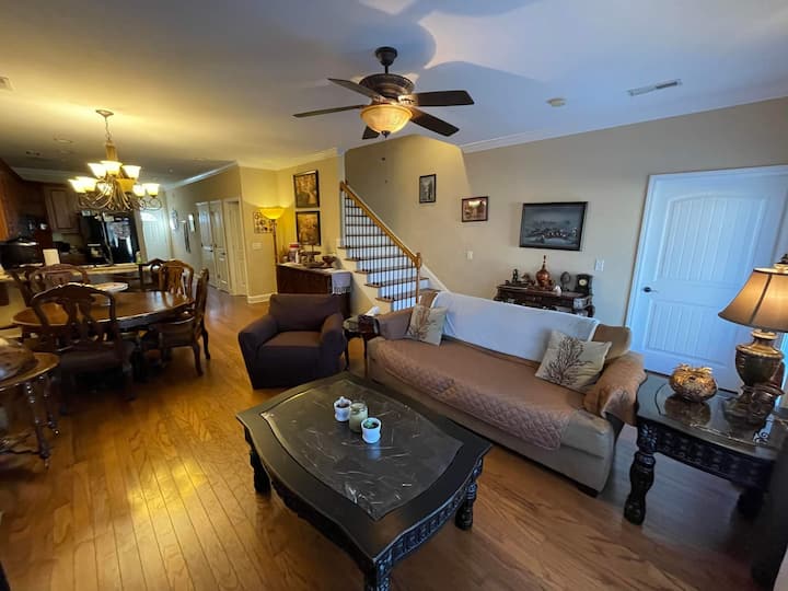 Restful Spacious Room - Walk-in Closet, Gigabit! - Chattanooga