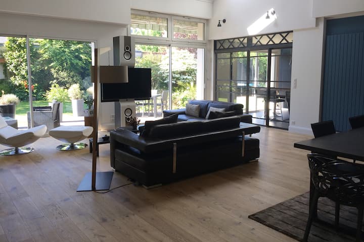 Grande Maison Familiale Avec Piscine - Cholet