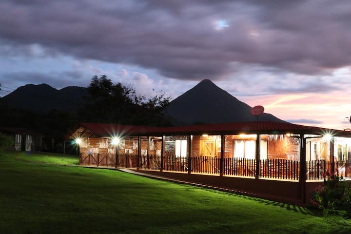 The Mountain Cabin - Arenal Volcano - La Fortuna (Costa Rica)