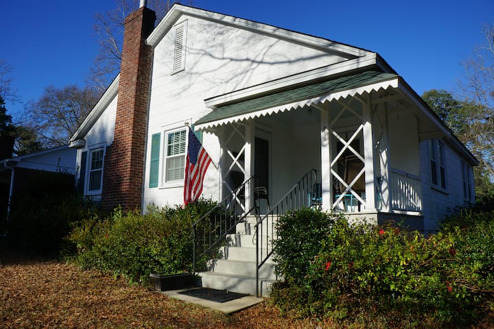 Cozy Carolina Cottage Minutes From Downtown - Columbia, SC