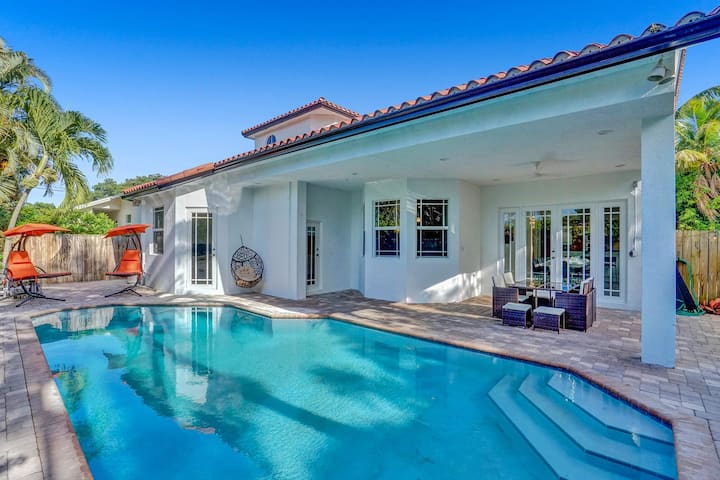 3600sf  /Pool/gameroom - Fort Lauderdale, FL