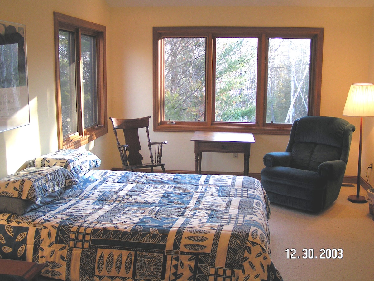 NW Michigan house w/ lake & woods - Houses for Rent in Honor, Michigan ...