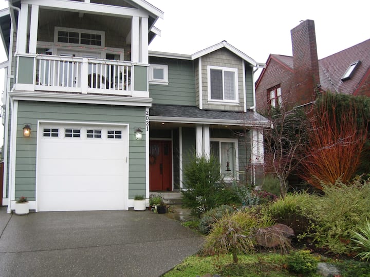 Goat Hill House Apartment - Seattle, WA