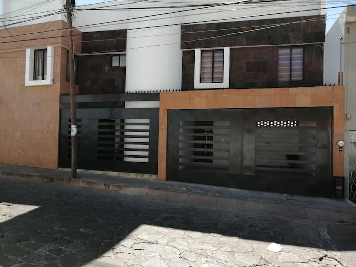 Casa Llena De Vida Con Estacionamiento - Zacatecas