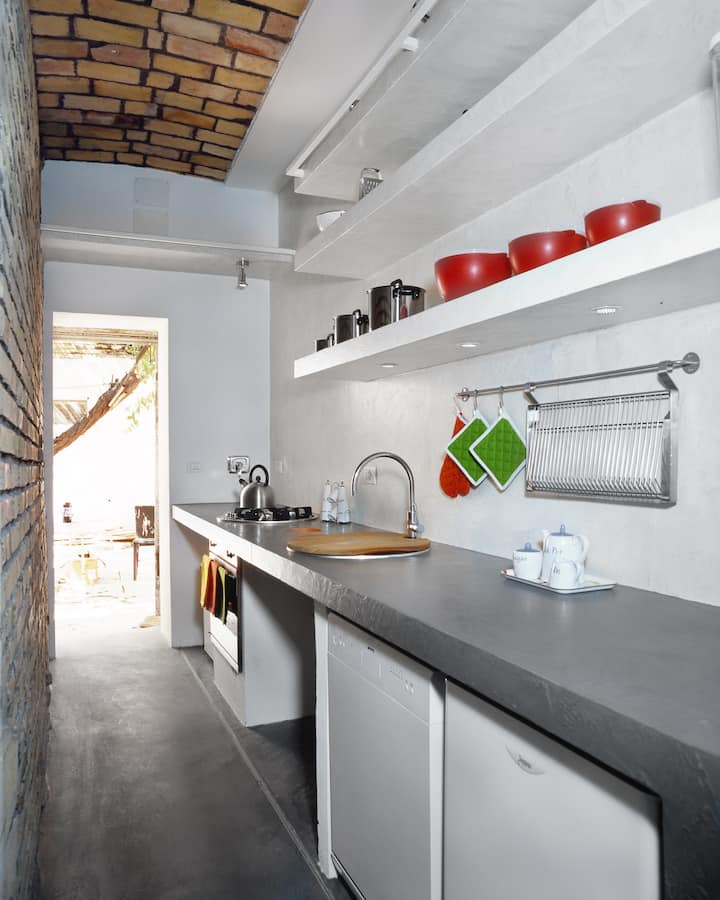 Room In Modern Apartment In Rome, Green. - Rome