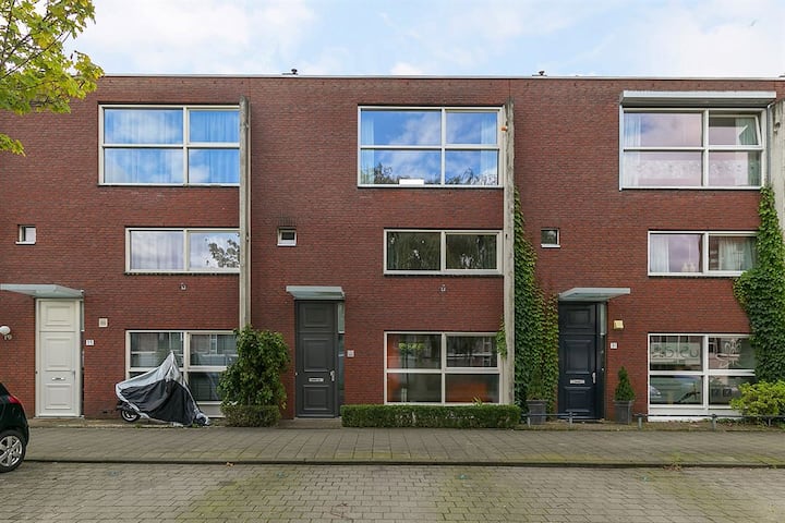 Spacious Family Home 10 Minutes From Ahoy - Barendrecht