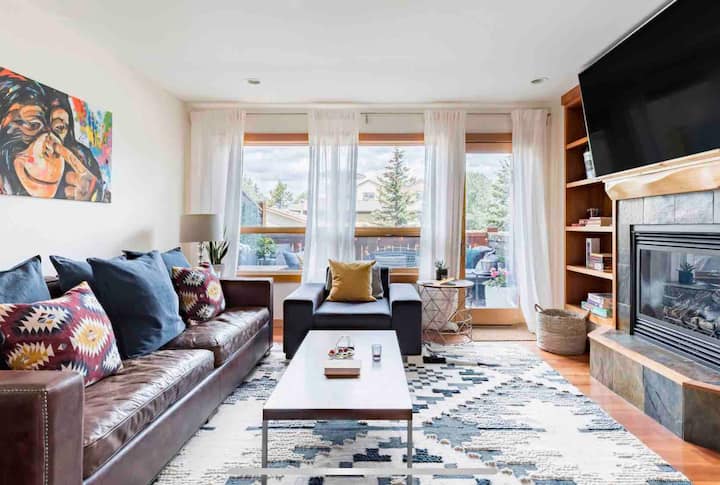 Nordic Chalet - Private Deck - Canmore