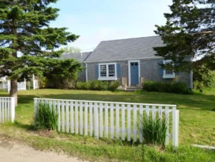 Charming Private Cottage Town Edge - Nantucket, MA