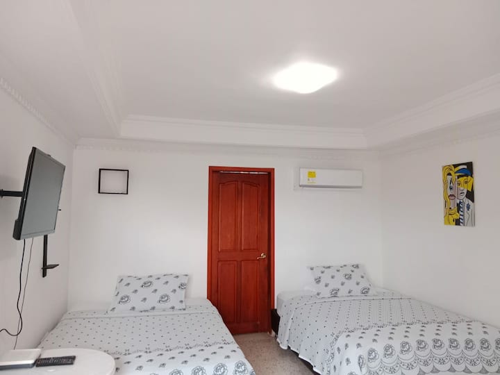 Habitación Para Grupos, Con Baño Privado 303 - Barranquilla