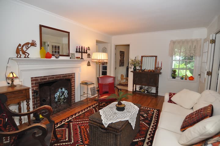 Charming, 1 Or 2br + Private Bath, Near Downtown - Plymouth, MN