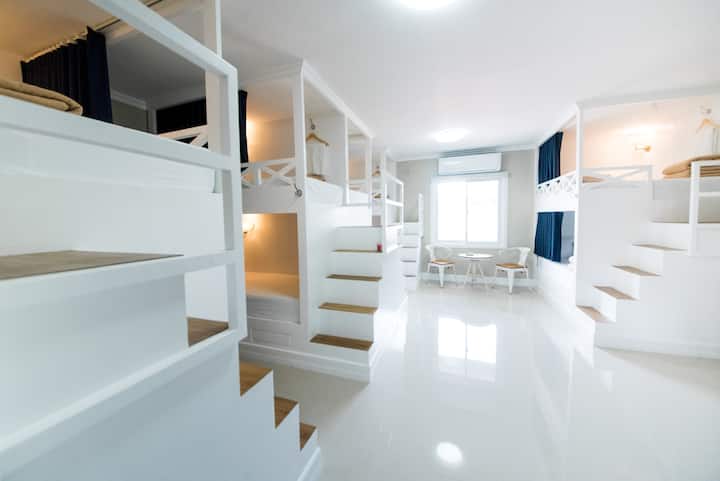 Room For 12 @ Partridge Guesthouse Near Ayala Mall - Cebu