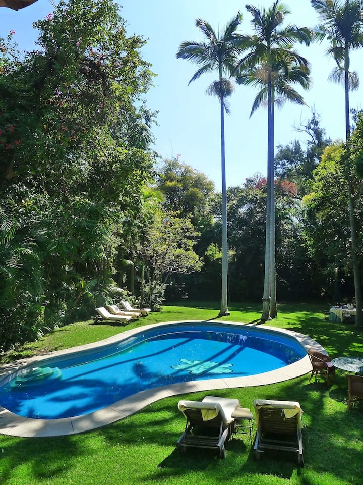 Colonial Luxury House, Tropical Garden & Pool - Cuernavaca