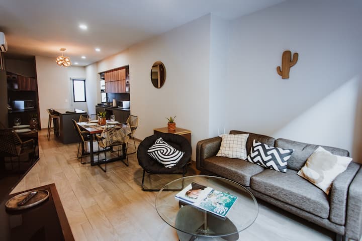 Modern 2br Condo W/ Rooftop Pool Near Marina - Cabo San Lucas
