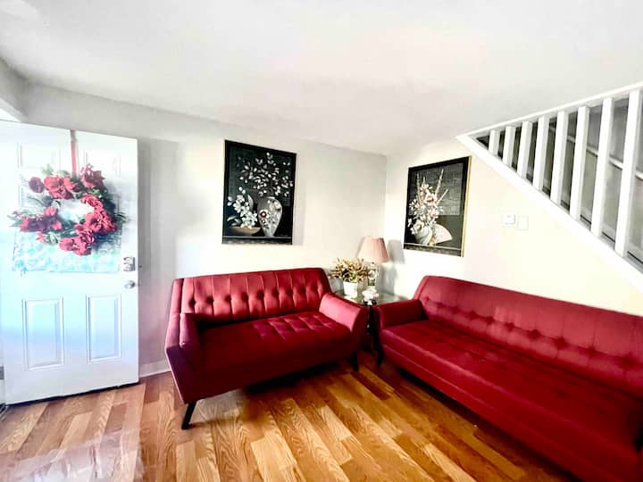 Downtown Long Term W Smart Tvs L Full Laundry - Exeter, PA