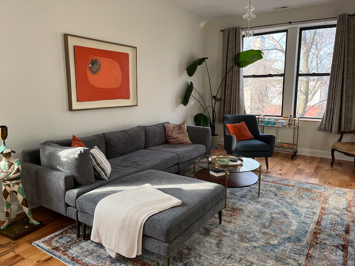 Sunny Wicker Park Apartment - 2br With Deck - Chicago