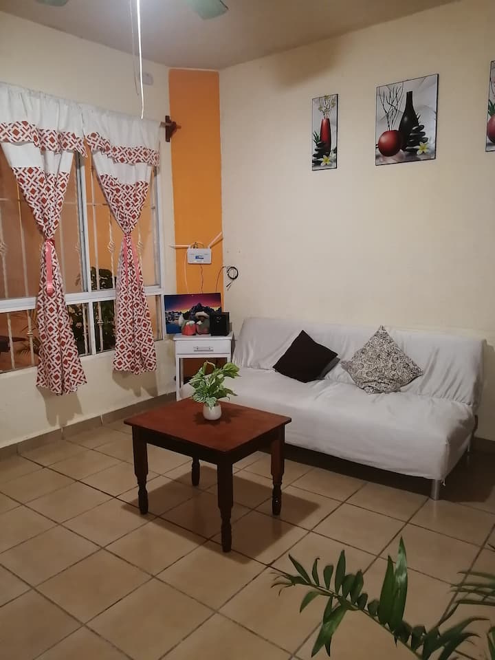 Chanyoali En Av. Principal, Amplio Estacionamiento - Cancún