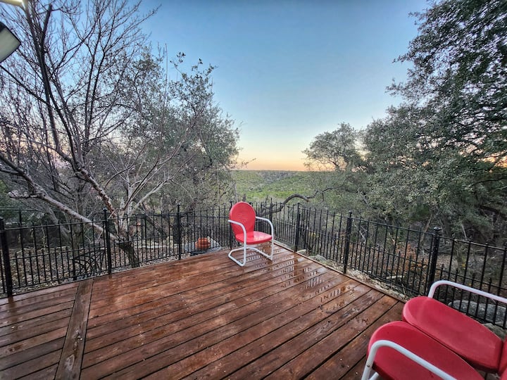 Experience Serenity & Natural Beauty In The Hills - Lago Vista, TX
