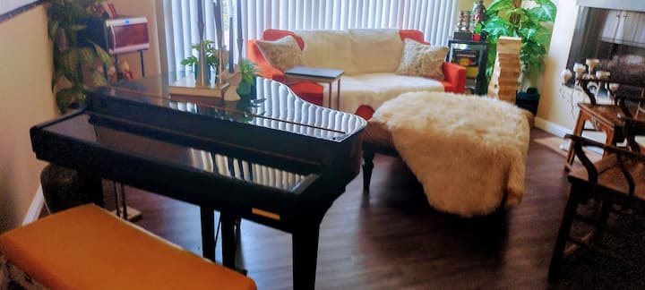 Artists' Loft - Brea, CA