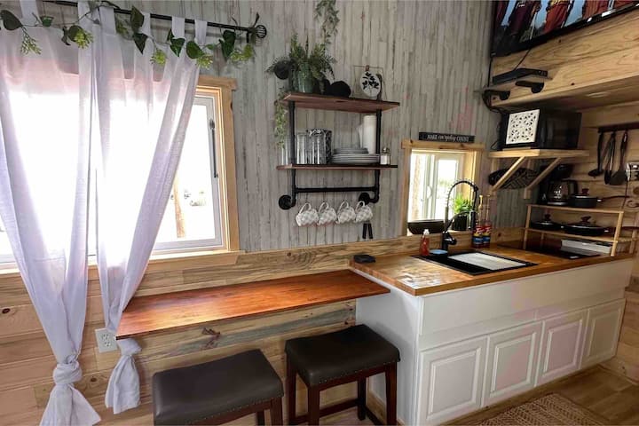 The Alazan Tinyhomes - Marfa, TX