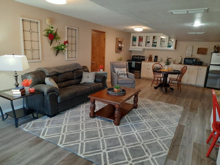 Big Space Apt, Nice Area. Near Stadium/broadway - Columbia, MO